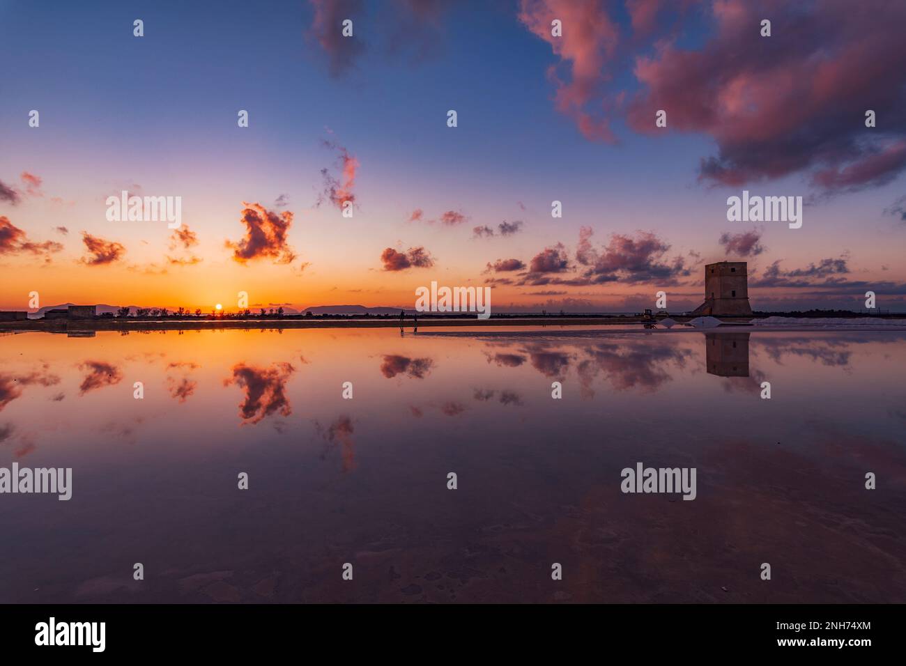 Sunset nubia trapani hi-res stock photography and images - Alamy