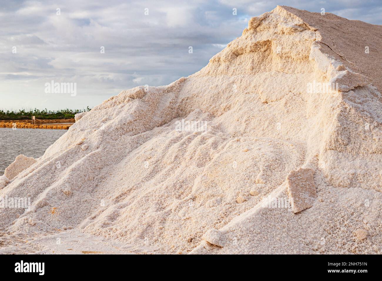 Salt processing trapani hi-res stock photography and images - Alamy