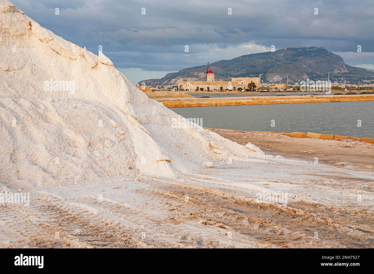 Salt pans of Trapani, Sicily Stock Photo - Alamy