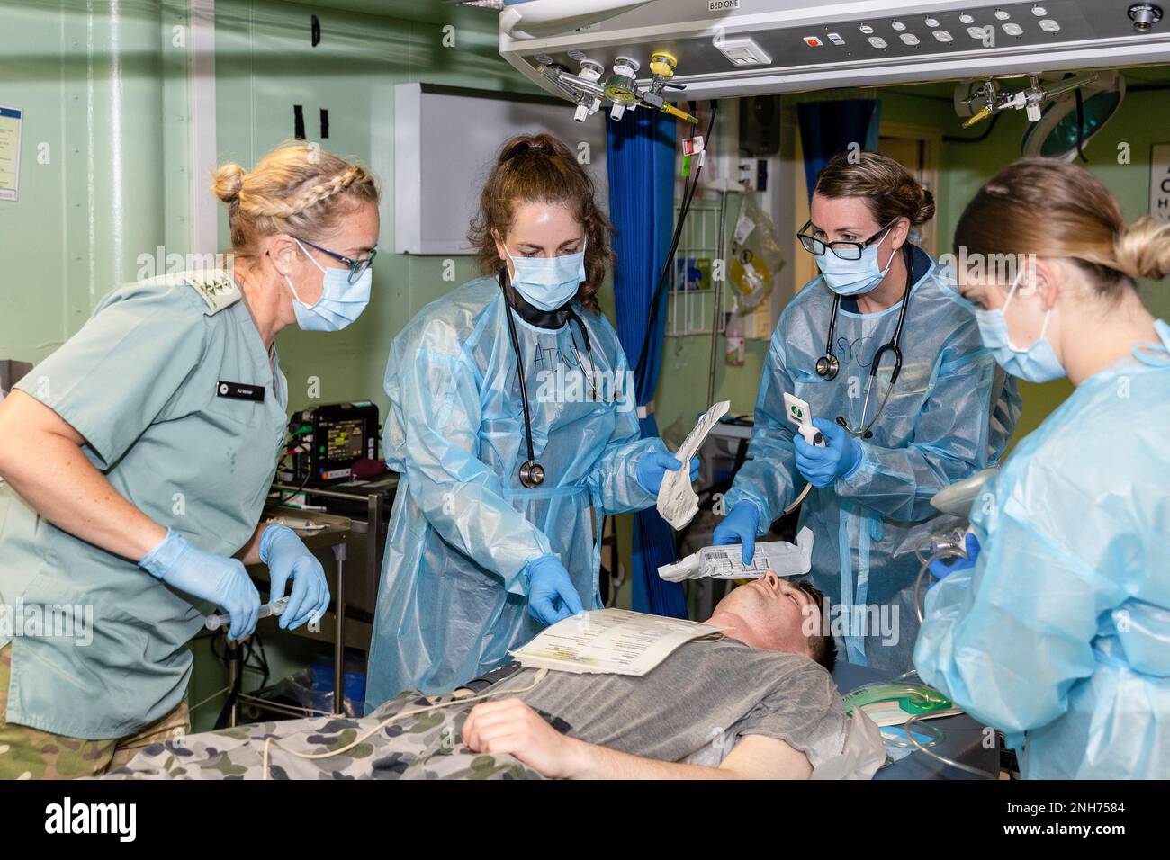 PACIFIC OCEAN (July 20, 2022) Medical personnel from Royal Australian ...