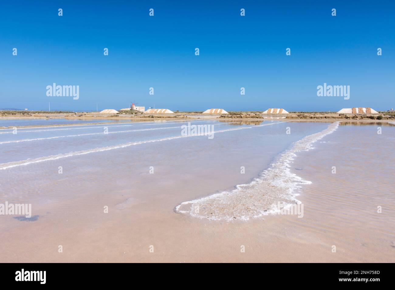 Nubia salt flats hi-res stock photography and images - Alamy