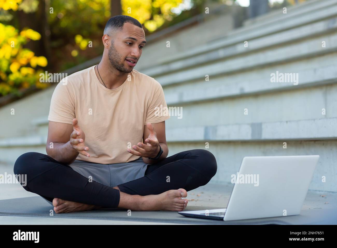African american coach asian hi-res stock photography and images - Alamy