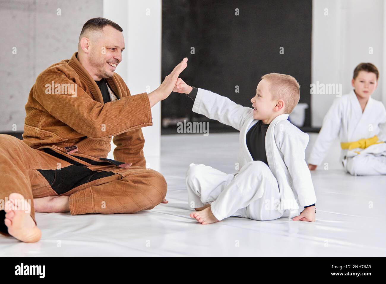 Teaching judo hi-res stock photography and images - Alamy