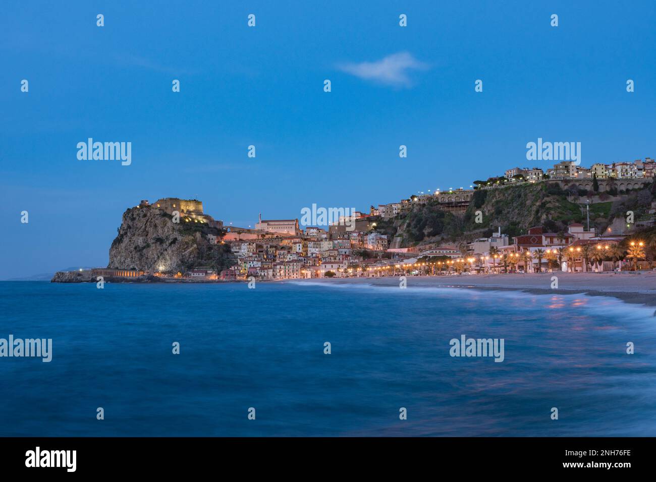 Calabrian castles hi-res stock photography and images - Alamy