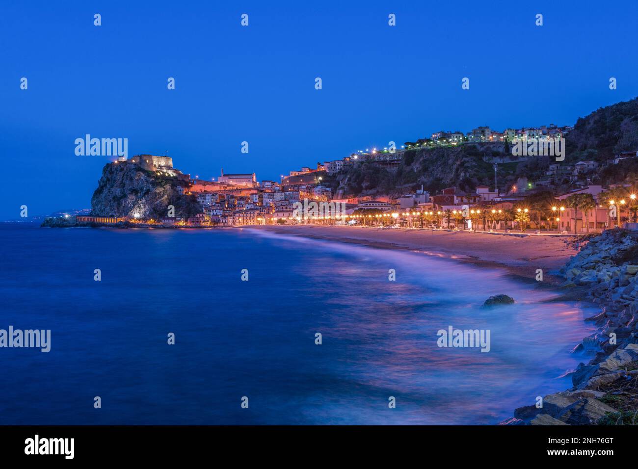 Scilla promenade hi-res stock photography and images - Alamy
