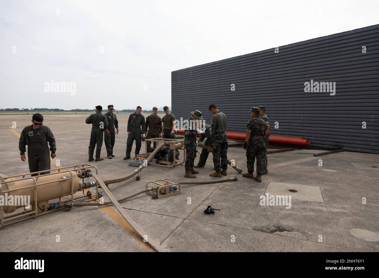 U.S. Marines observe Republic of Korea Marines set up a Forward Arming ...