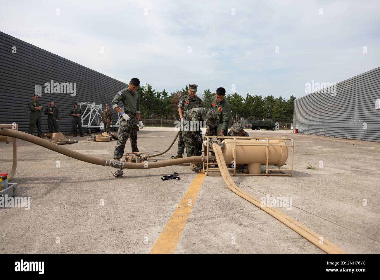 U.S. Marines observe Republic of Korea Marines set up a Forward Arming ...