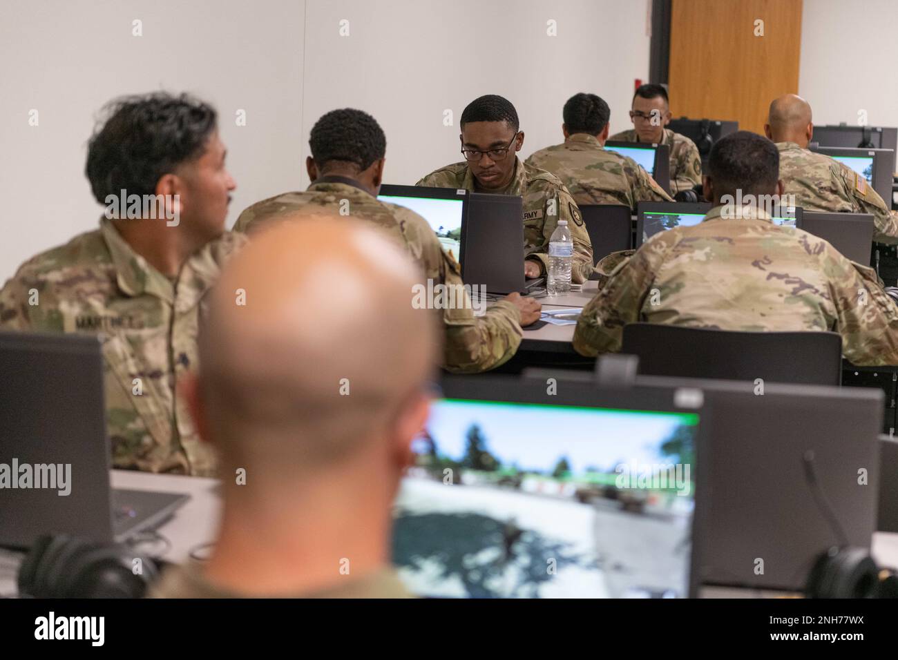 Virtual battlespace hi-res stock photography and images - Alamy