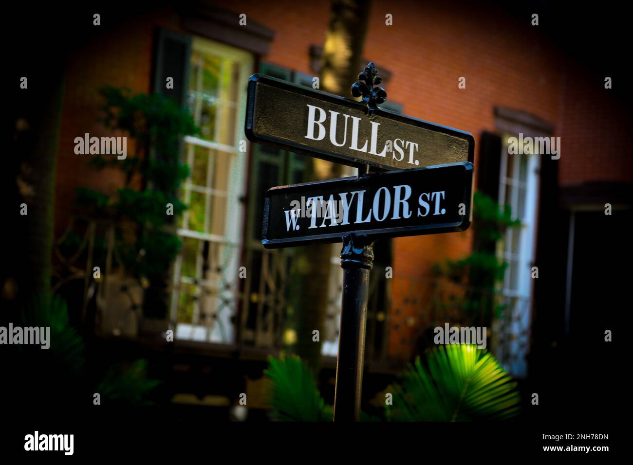 Two signs on a pole indicating two streets Stock Photo - Alamy