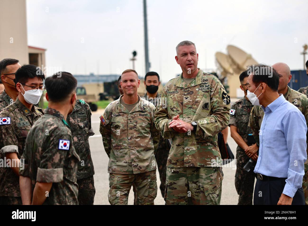 The Republic of Korea Army 5th Corps Commander Lt. Gen. Kyu-Jun Lee ...