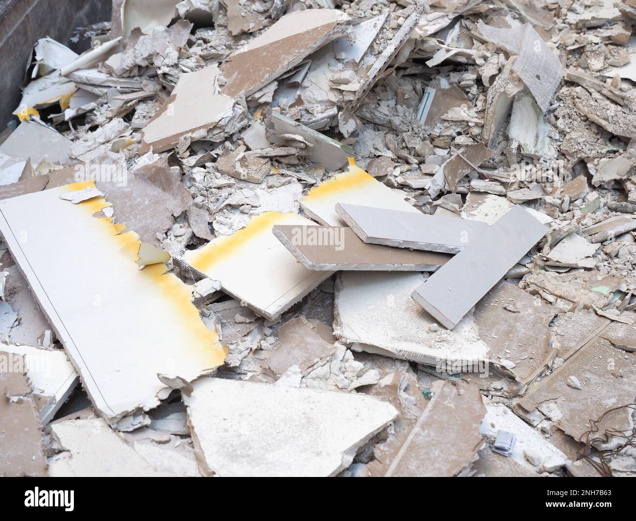 Demolition drywall hi-res stock photography and images - Alamy