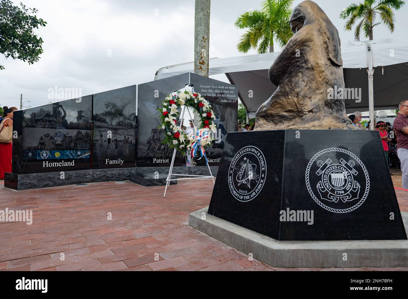 The Gold Star Families Memorial monument is honored with a wreath in ...