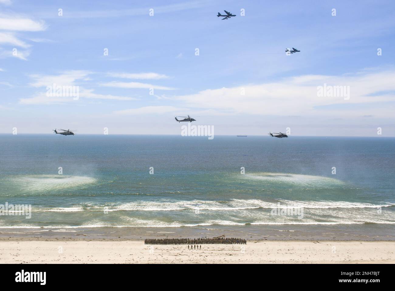 220721-N-UM706-1294 SAN DIEGO (July 21, 2022) Multinational service ...