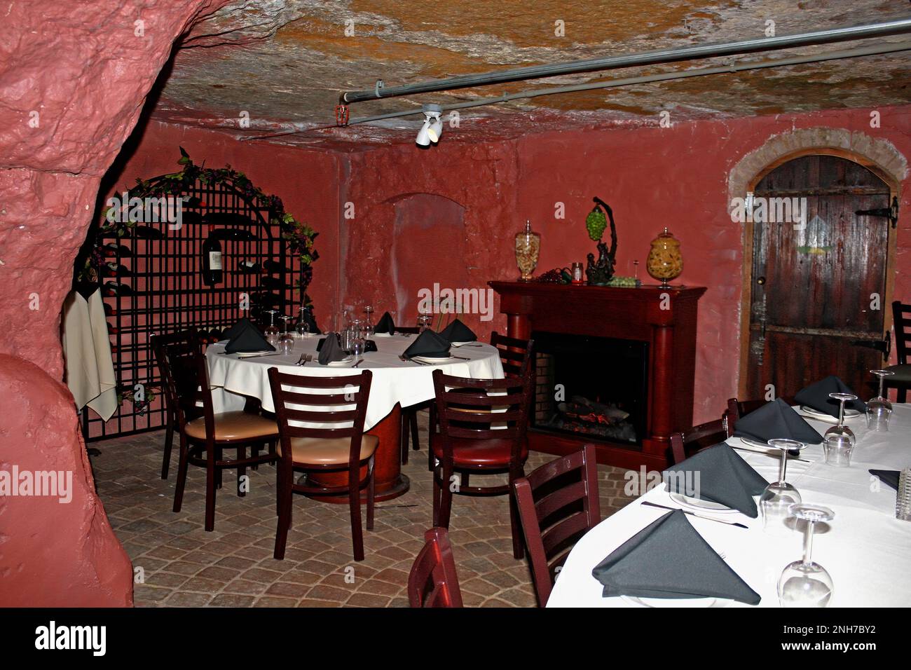 Luna Rossa; an Italian Espresso Bar and Restaurant - The Cave Room ...