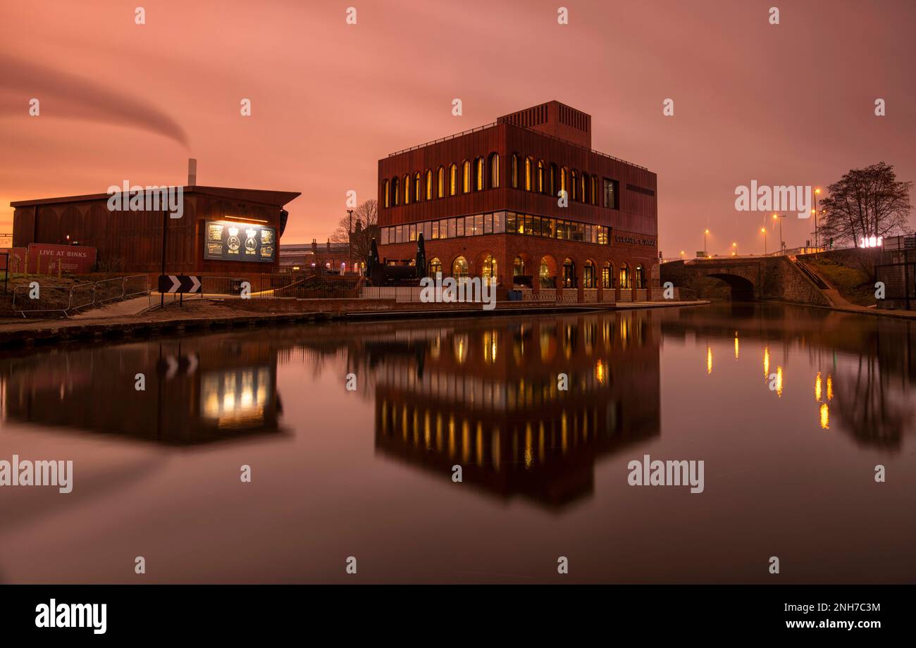 Sunrise at The Island Quarter, Canal Turn Nottingham City ...
