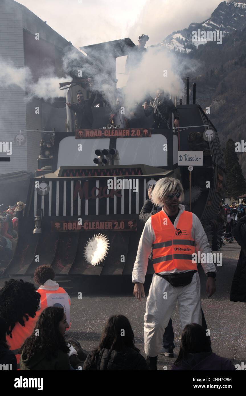 Protestors and ad Max-themed float at the Walenstadt Fasnacht ...