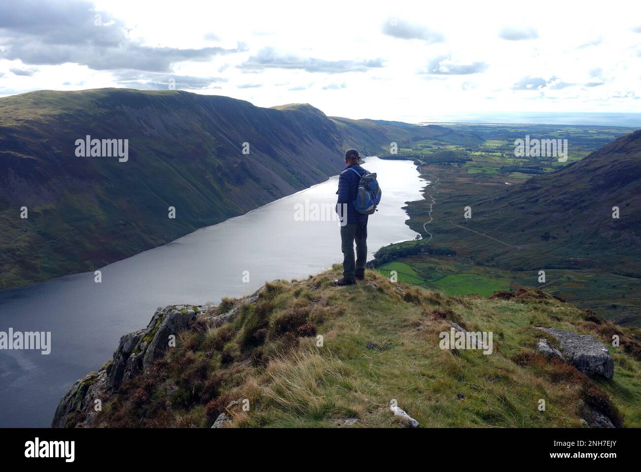 Wasdale head hiker hi-res stock photography and images - Alamy
