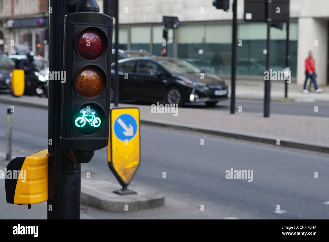 close up of signal system traffic light,road signs Stock Photo - Alamy