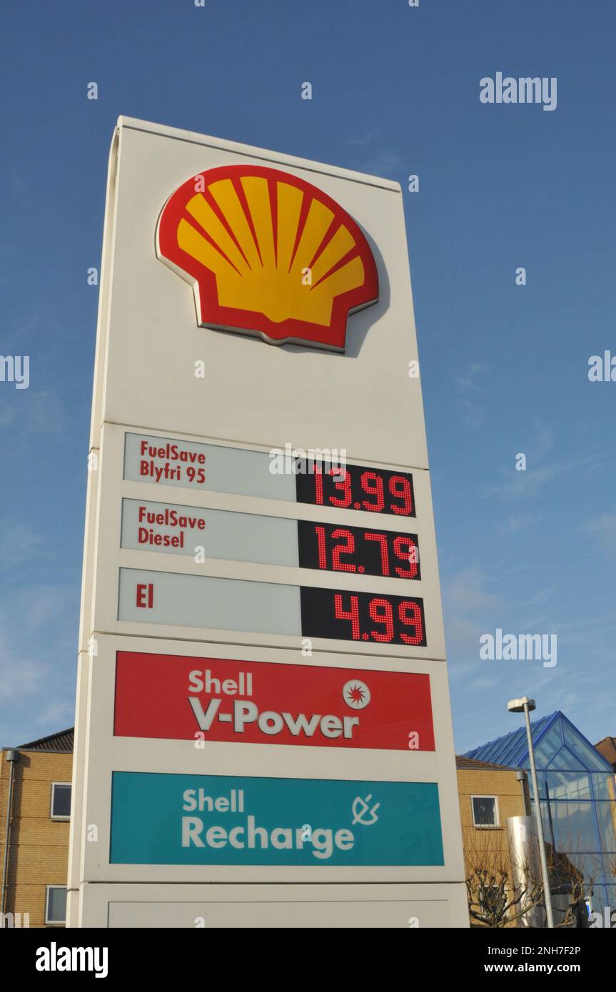 Kastrup/Copenhagen /Denmmark/21 Febraur 2023/Shell petrol station in ...
