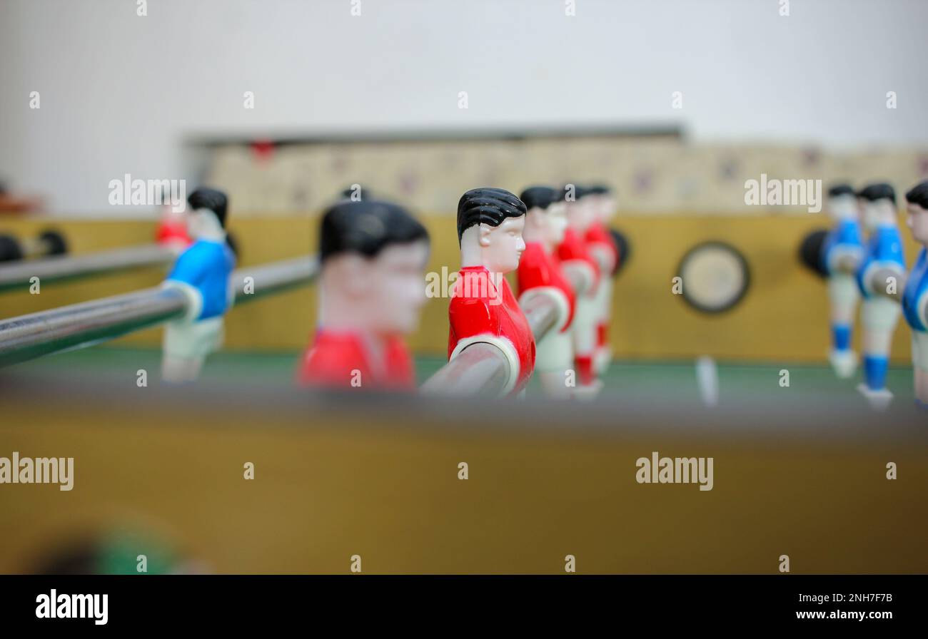 red team players are waiting for the ball Stock Photo - Alamy