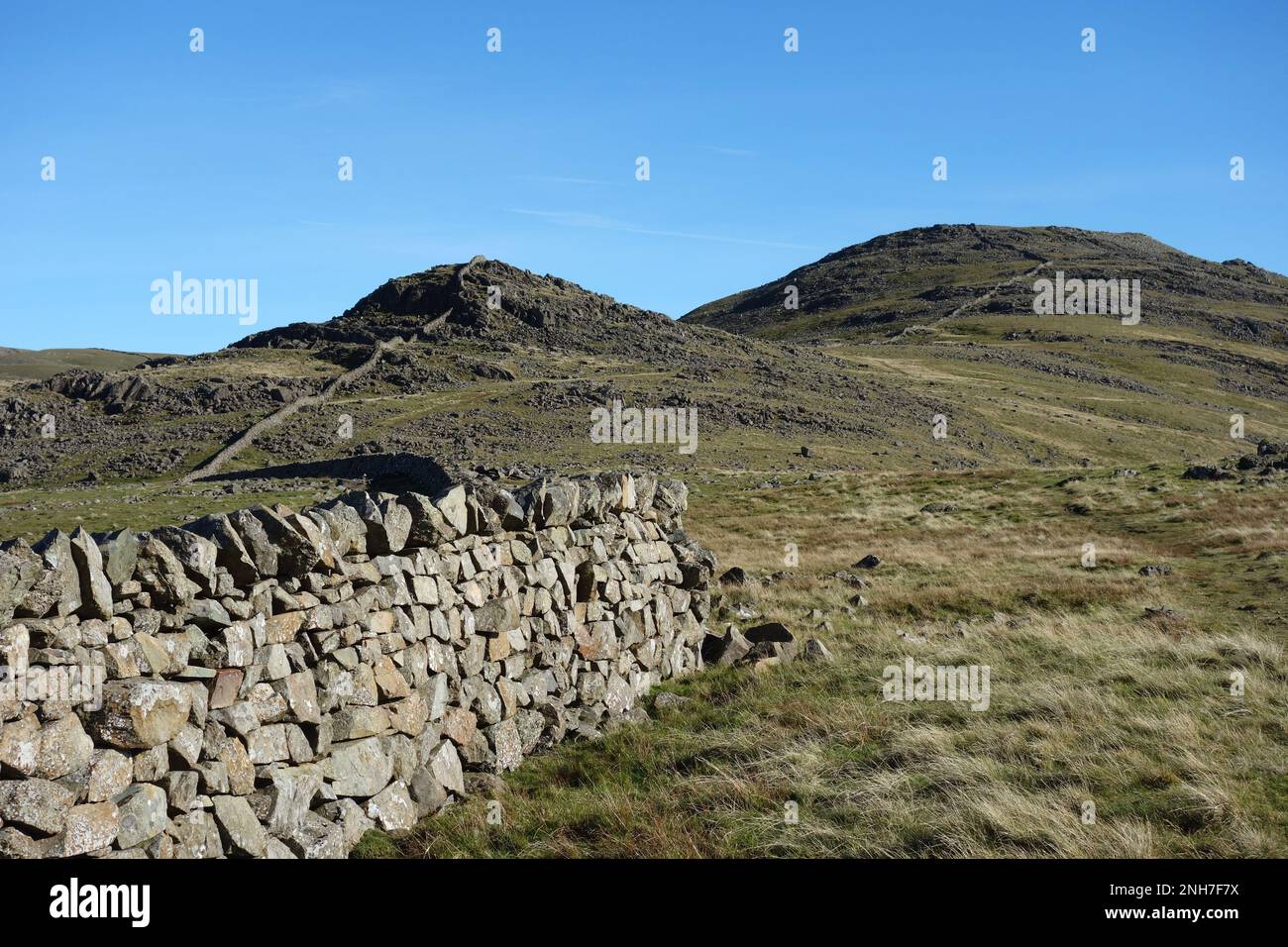Dry Stone Wall to 'Little Gowder Crag' and the Wainwright 'Haycock ...