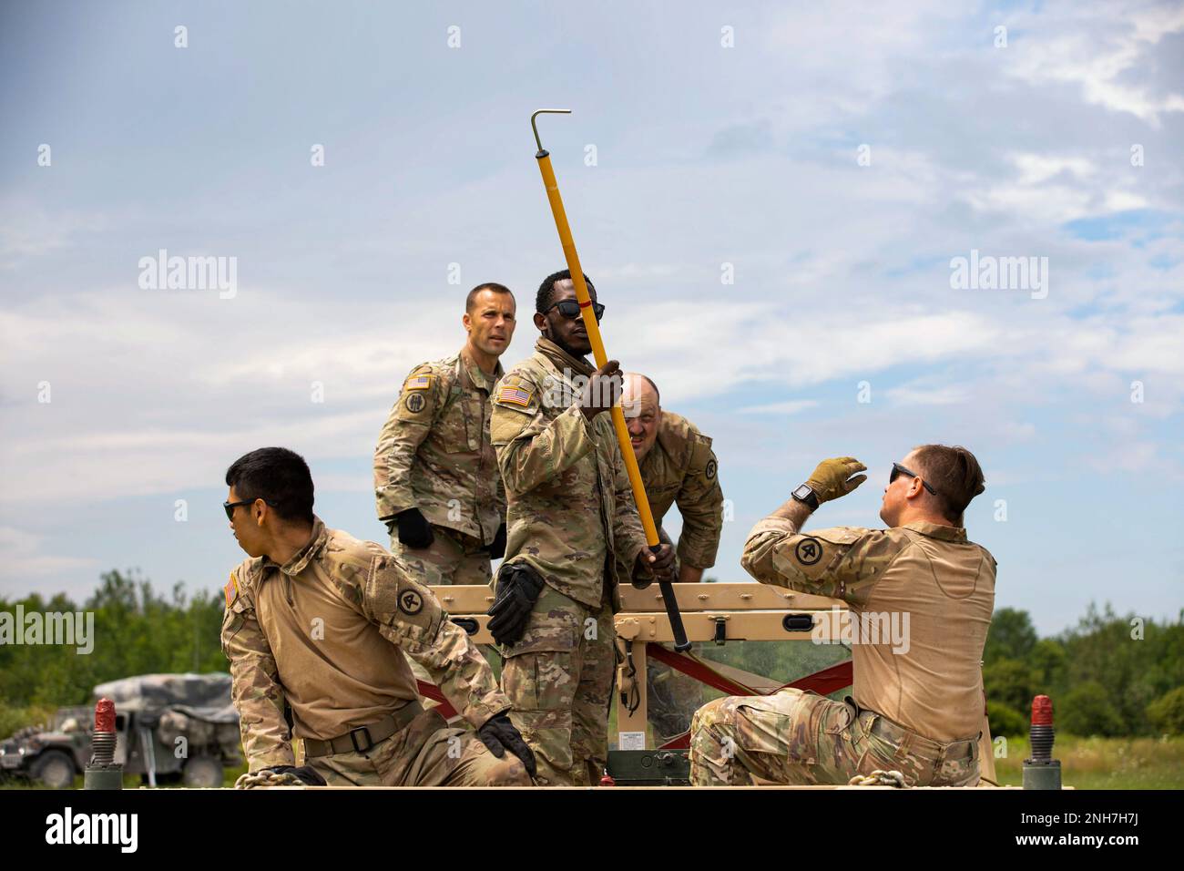 Soldiers with Charlie Battery, 3rd Battalion, 112th Field Artillery Regiment, 44th Infantry ...
