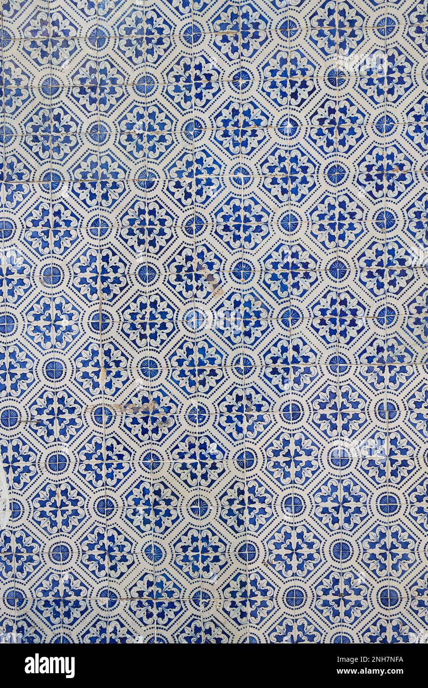 Traditional blue wall tiles hi-res stock photography and images - Alamy