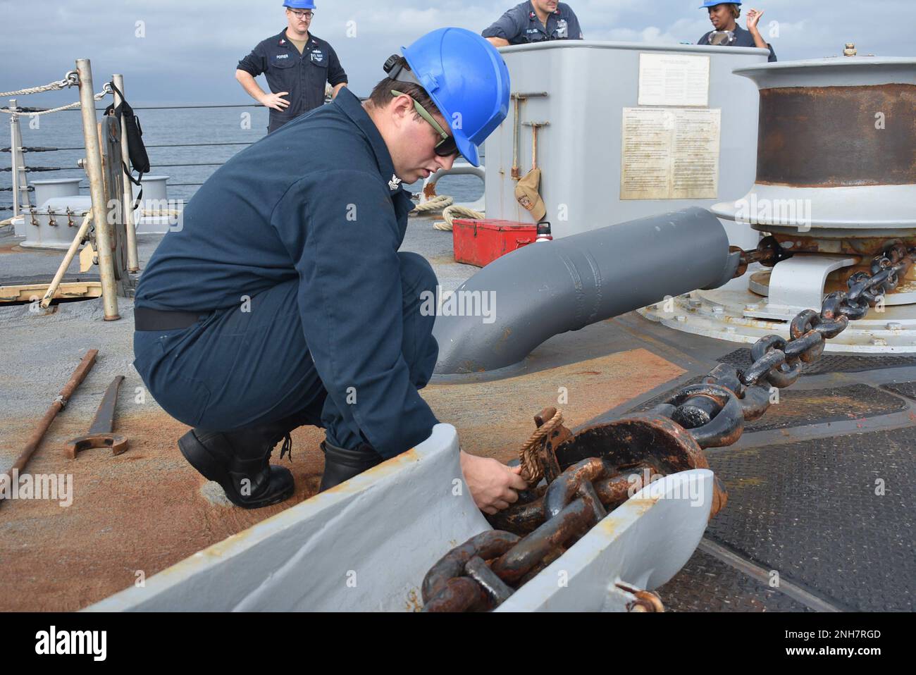 Inbound sea and anchor detail hi-res stock photography and images - Alamy
