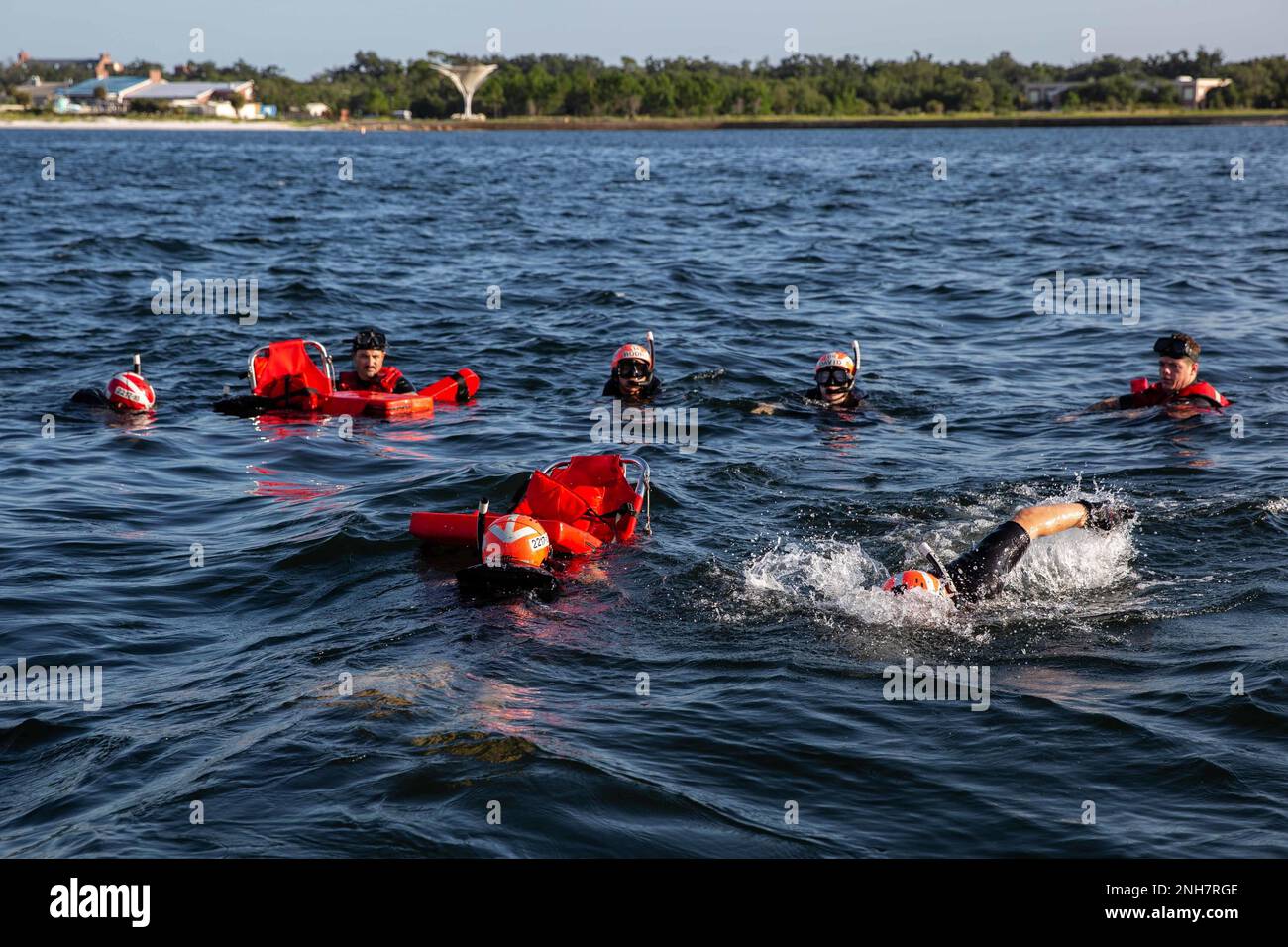 Rescue swimmer school hi-res stock photography and images - Alamy