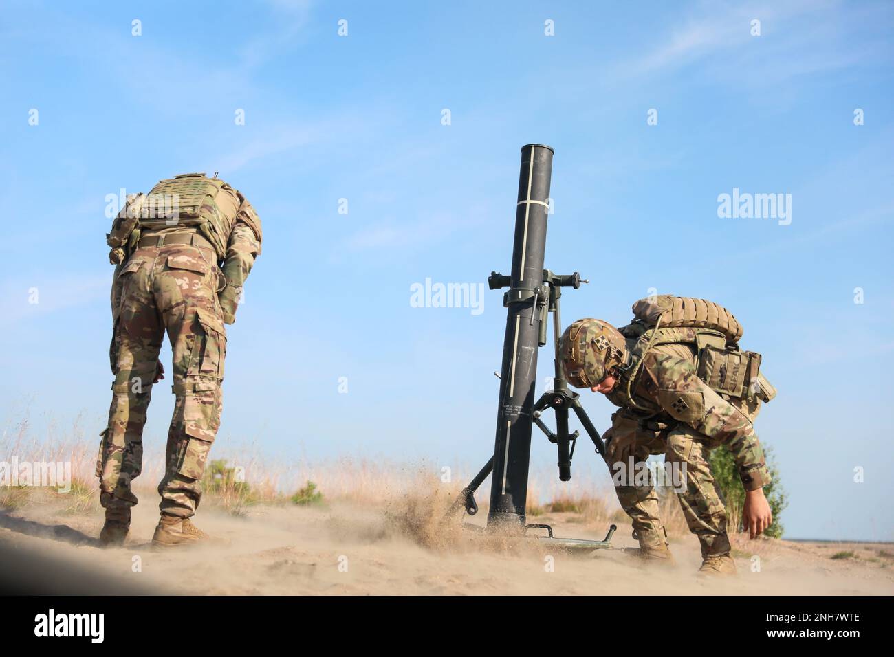 120mm mortar system hi-res stock photography and images - Alamy