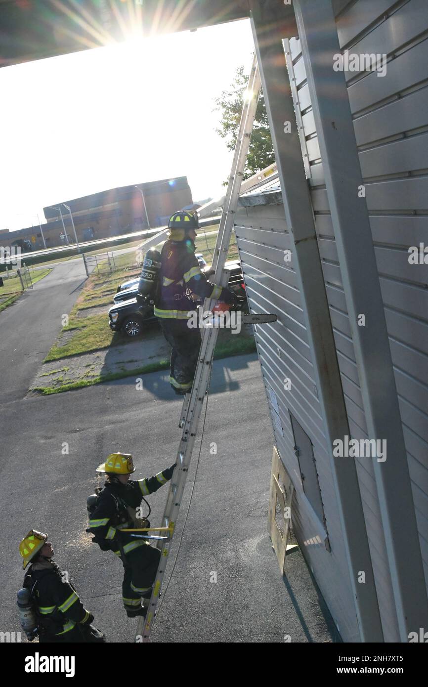 Fire departments training public hi-res stock photography and images ...