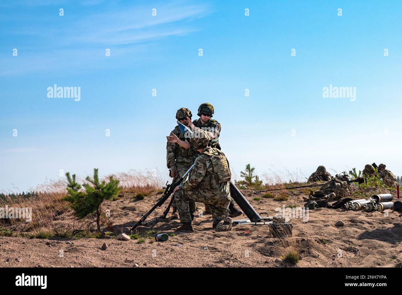 M120 120 mm mortar system hi-res stock photography and images - Alamy