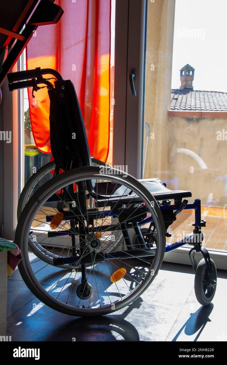 Medical equipment devices hi-res stock photography and images - Alamy