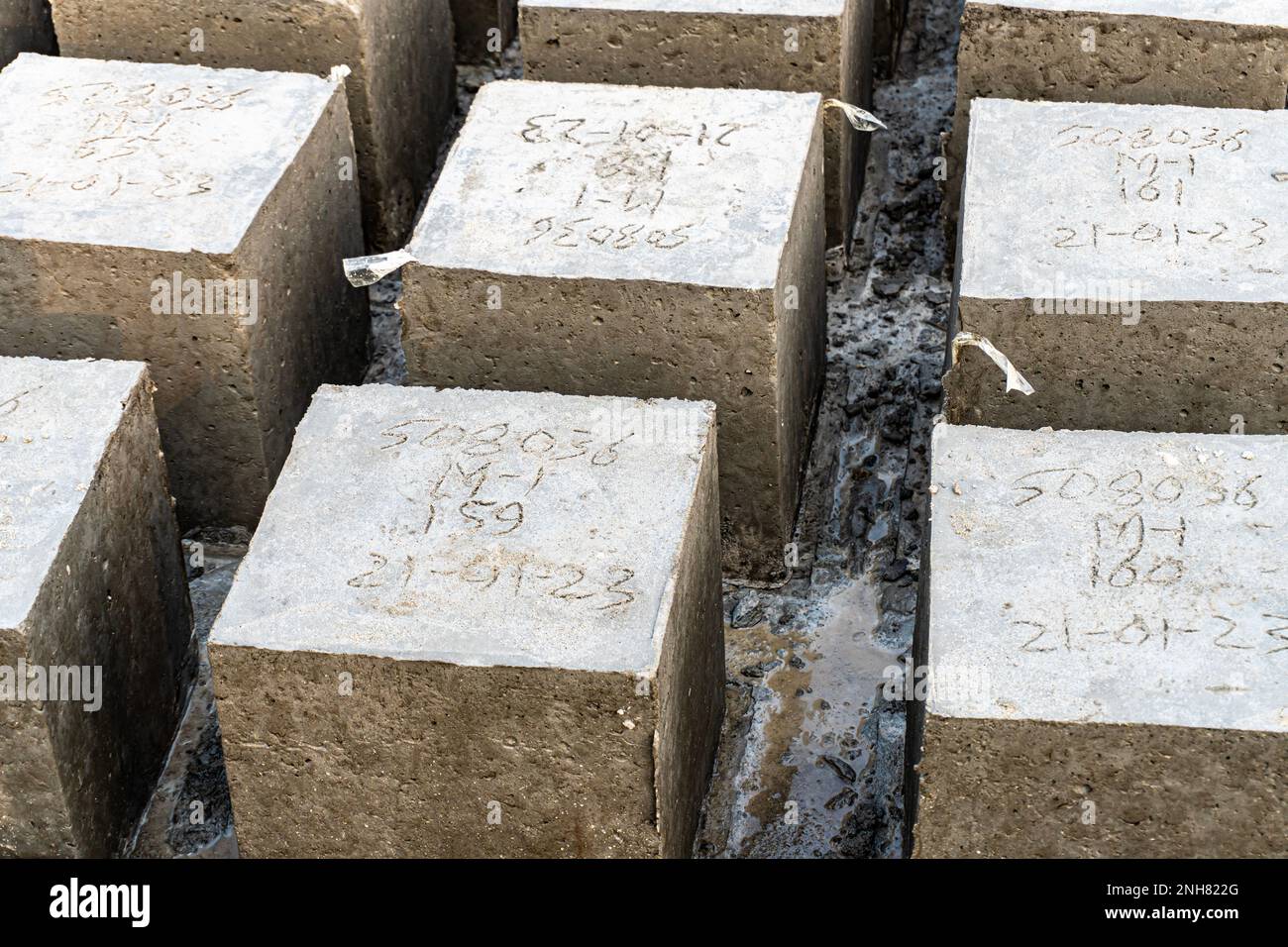 Concreate blocks hi-res stock photography and images - Alamy