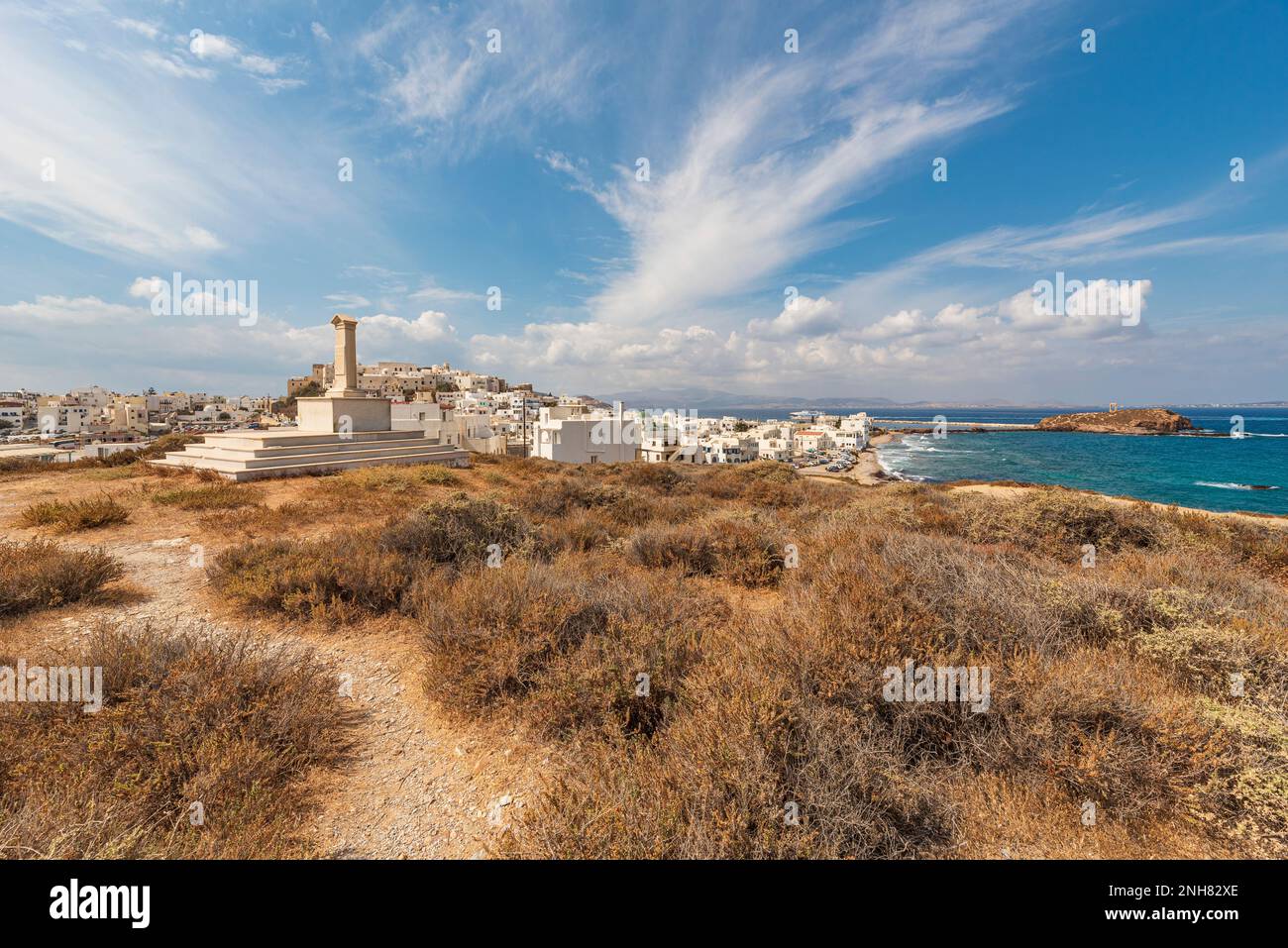 Naxos chora skyline hi-res stock photography and images - Alamy