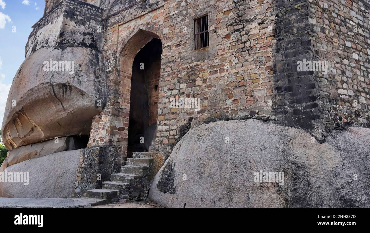 Entrance of Madan Mahal, Rani Durgavati Fort, Jabalpur, Madhya Pradesh ...