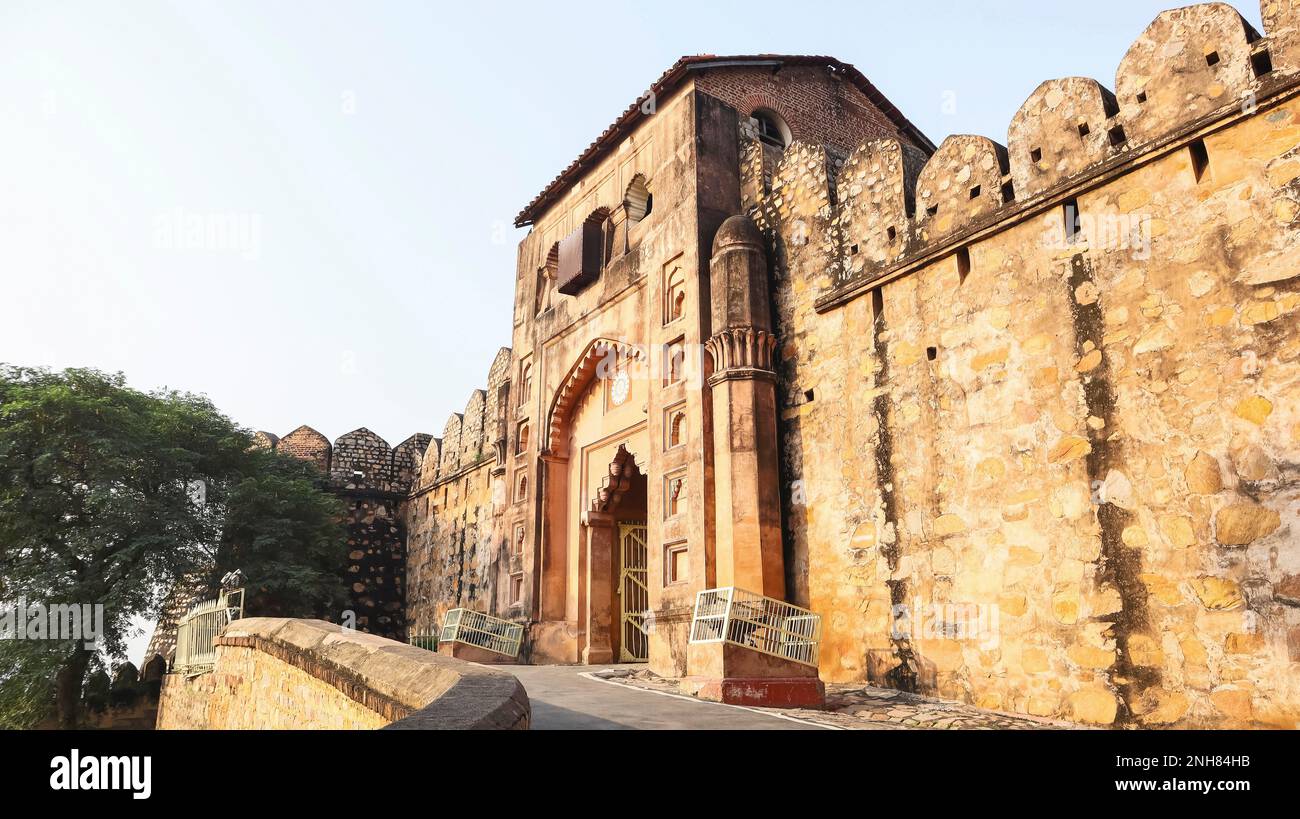 Main Mahal Entrance of Jhansi Fort, Uttar Pradesh, India Stock Photo ...