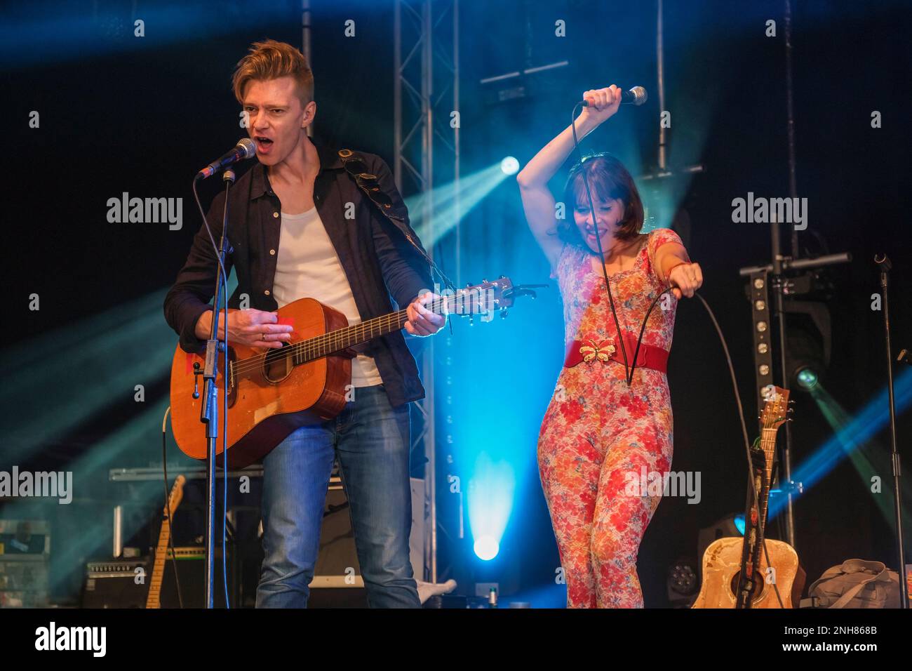 Daniel Heptinstall and Lorna Thomas of Skinny Lister performing at the ...