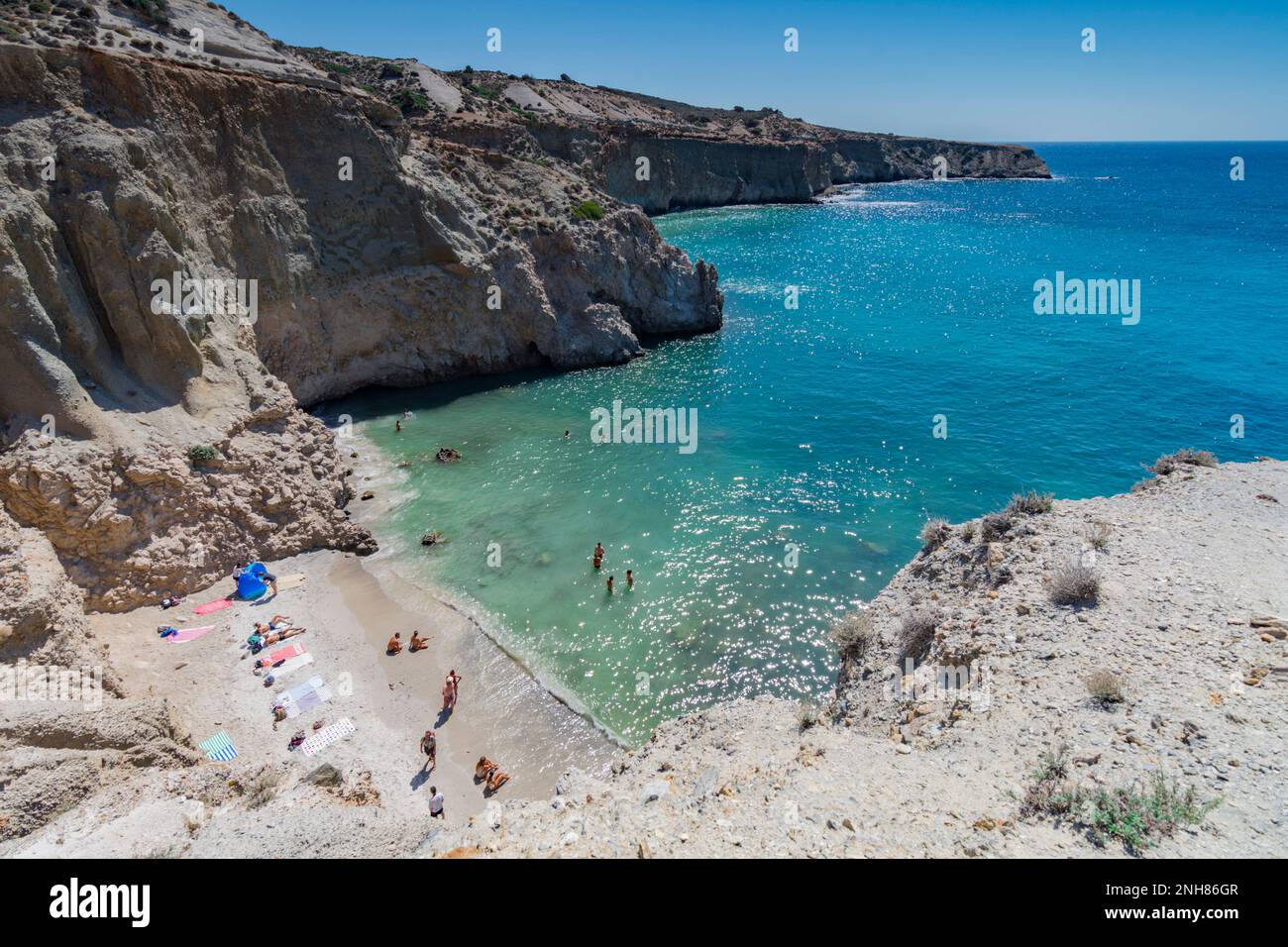 Cyclades beaches hi-res stock photography and images - Alamy