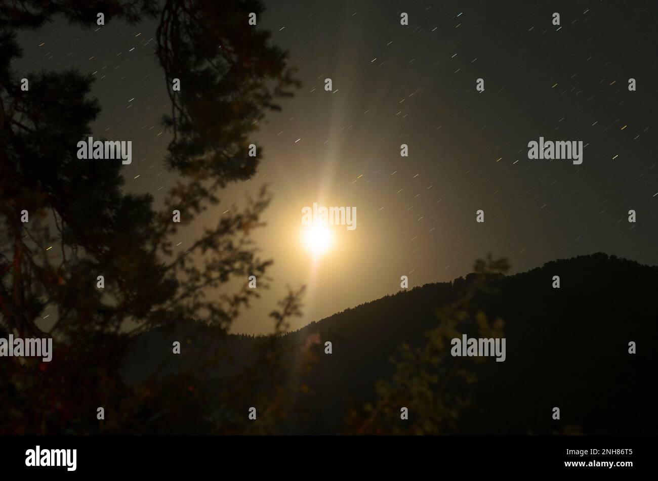 Moon night sky real hi-res stock photography and images - Alamy