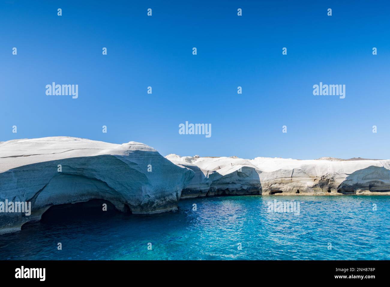 Sarakiniko white cliff milos hi-res stock photography and images - Alamy