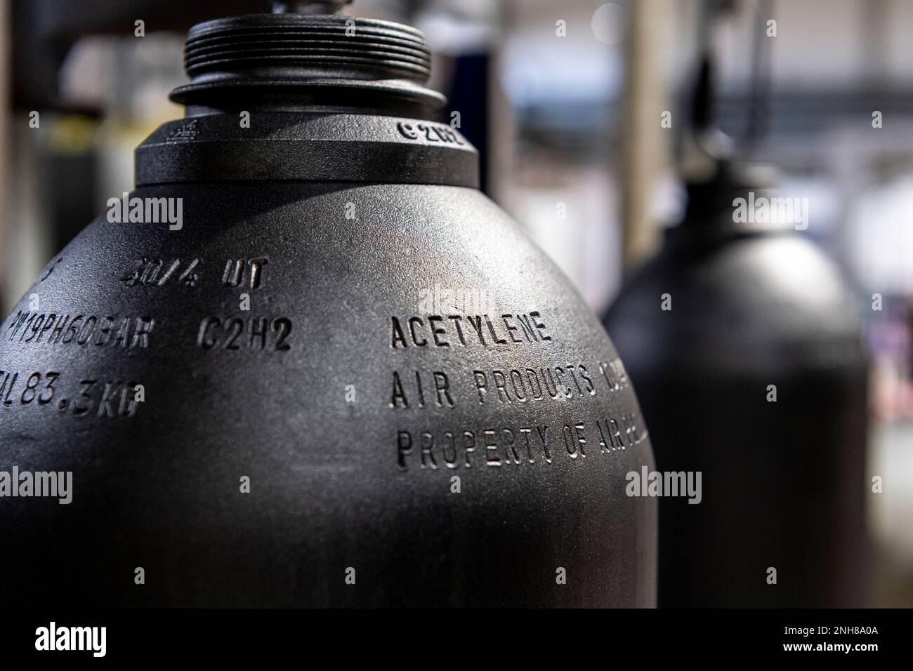 Acetylene cylinders and cylinder bundles hi-res stock photography and ...