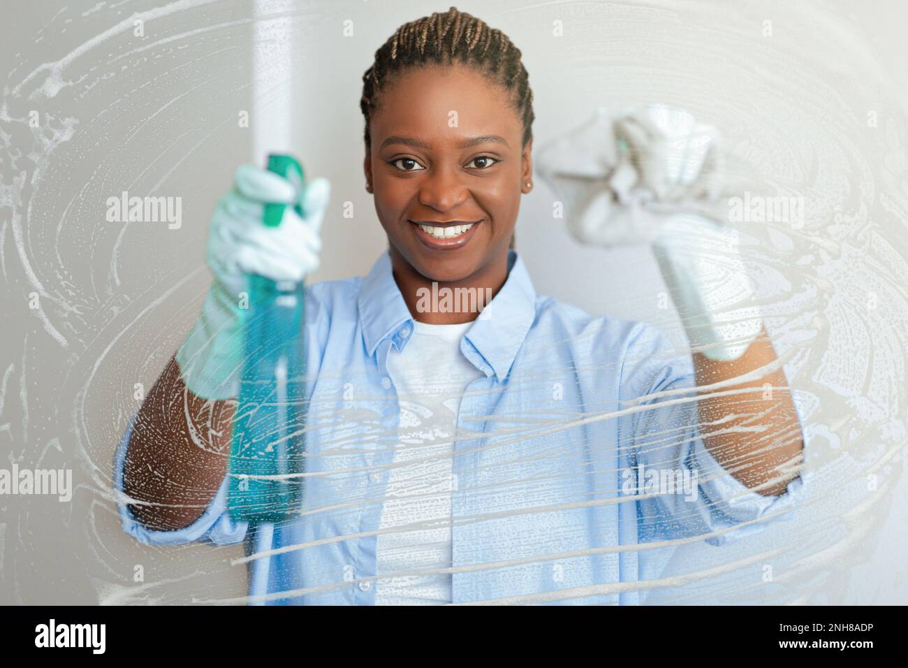 Cleaning windows funny hi-res stock photography and images - Alamy