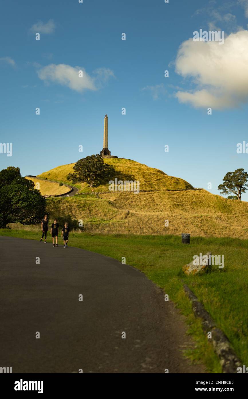 One tree hill new zealand hi-res stock photography and images - Alamy