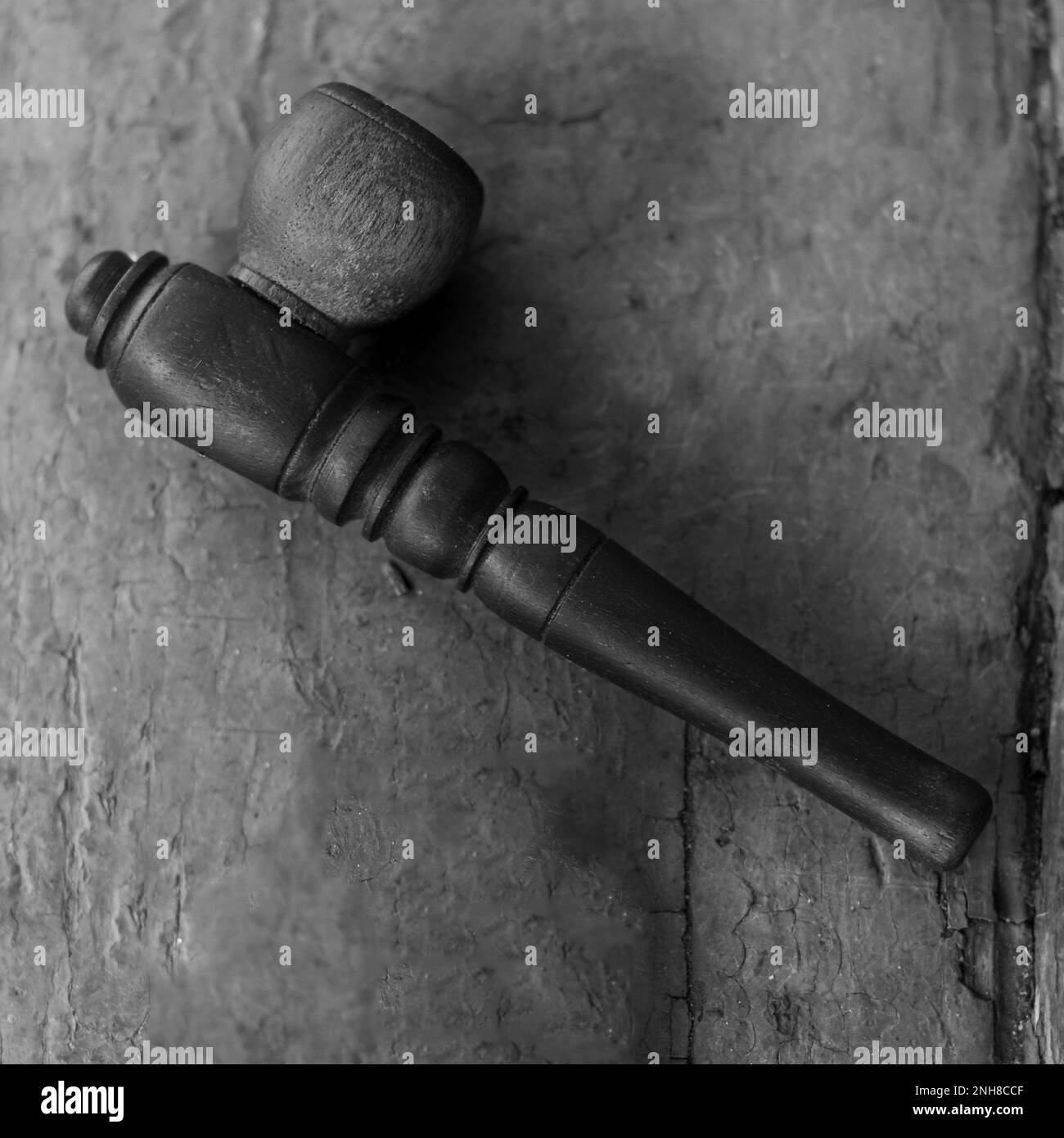 Still life with a tobacco pot and a pipe hi-res stock photography and ...