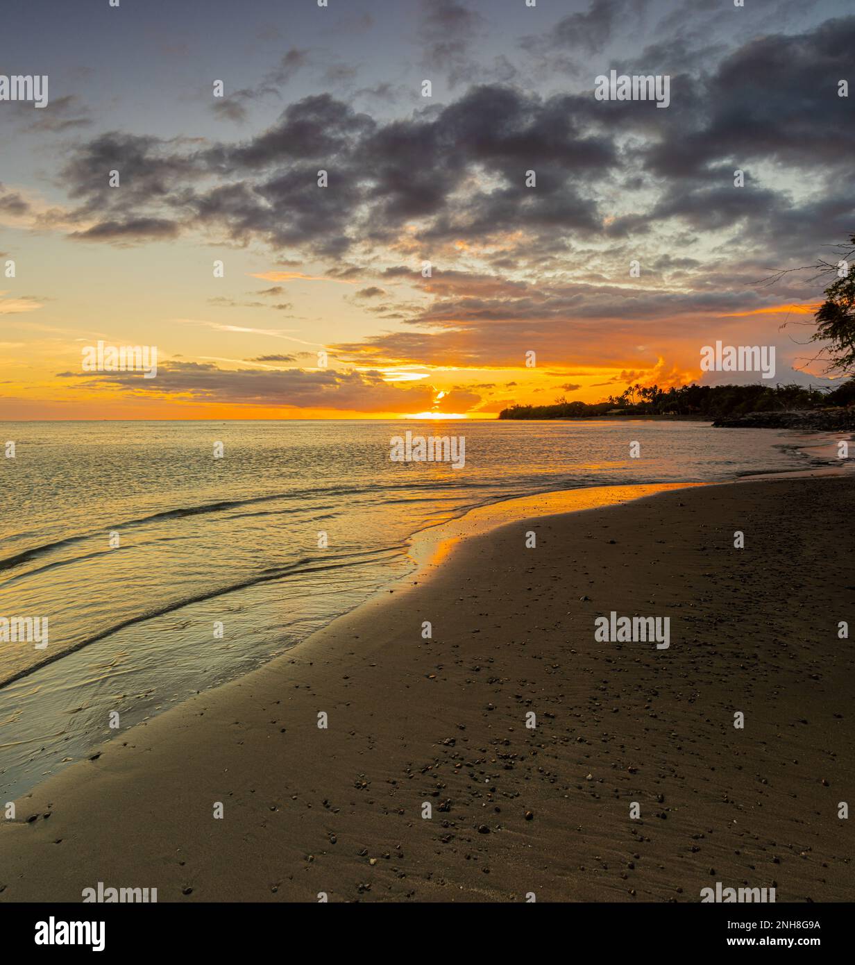 Sunset on Olowalu Beach, Olowalu Village, Maui, Hawaii, USA Stock Photo ...
