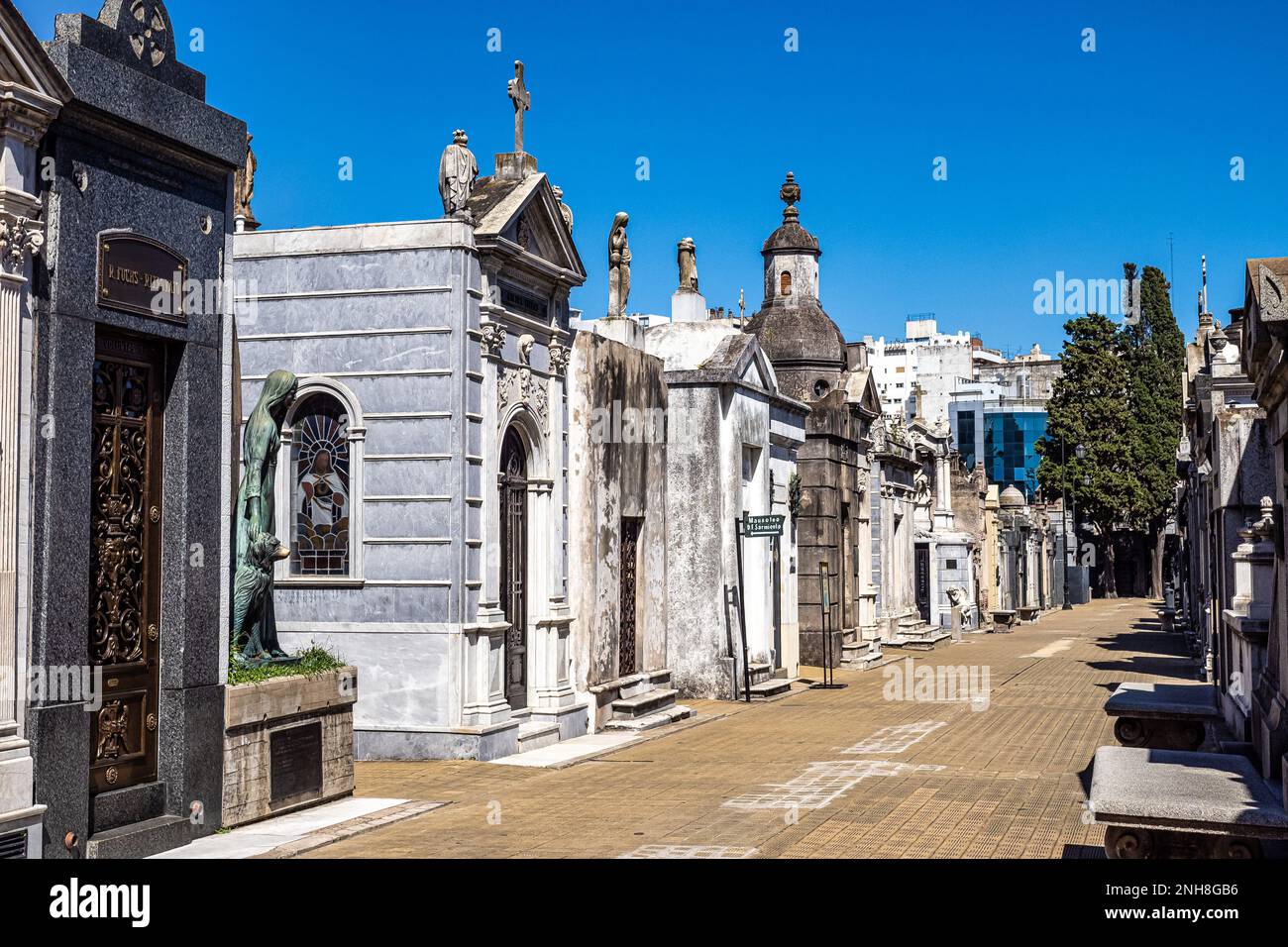 La Recoleta Cemetery, Cementerio de la Recoleta, a cemetery located in ...