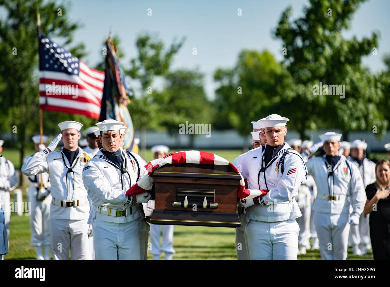 Service members from the U.S. Navy Ceremonial Guard, the U.S. Navy ...