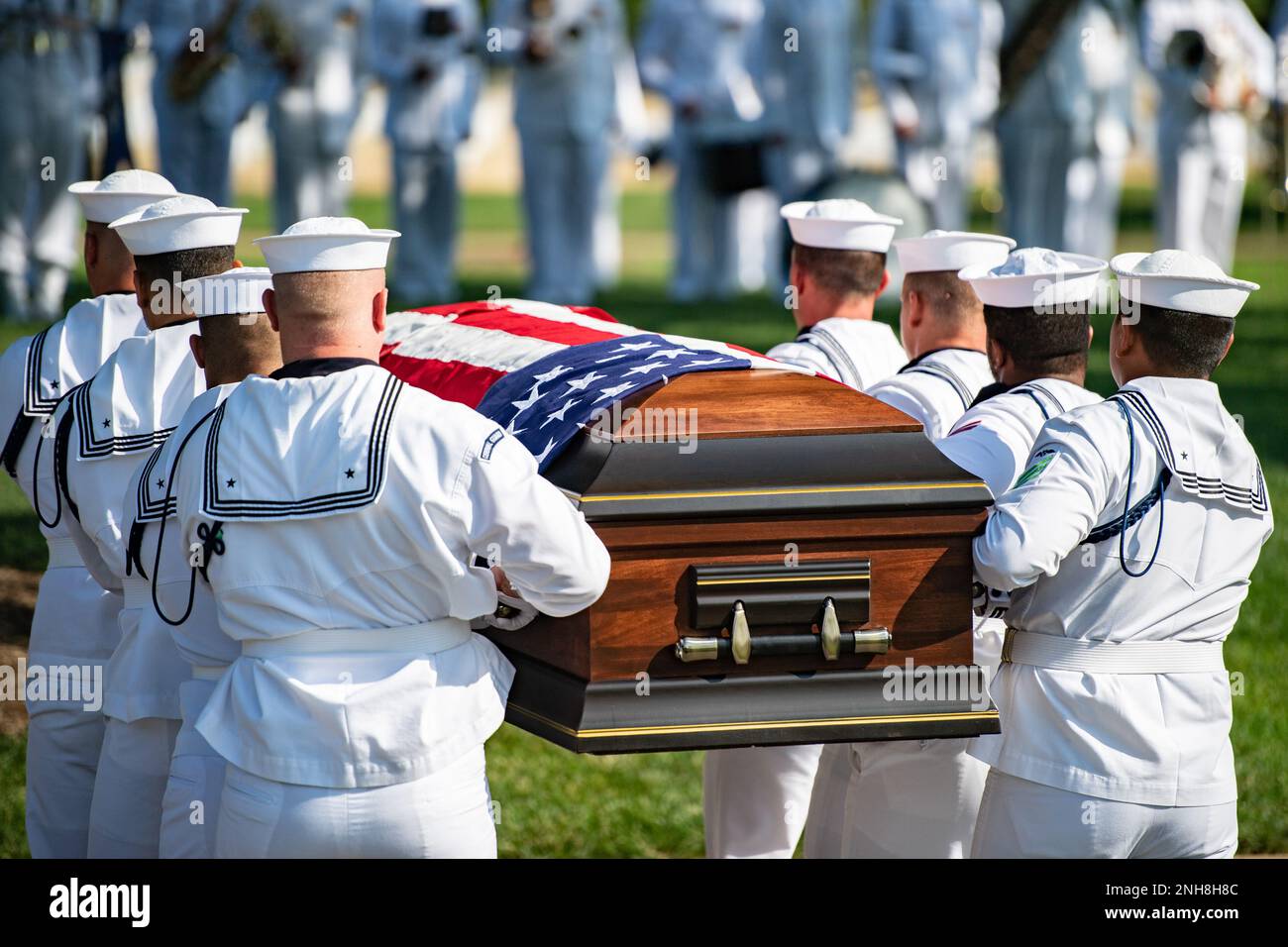 Service members from the U.S. Navy Ceremonial Guard, the U.S. Navy ...