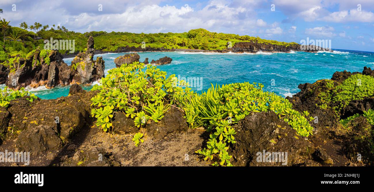 Leaping Point On Keawaiki Bay, Waianapanapa State Park, Hana, Hawaii ...